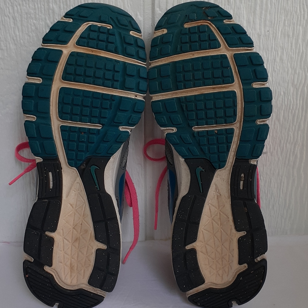 Nike Women's Revolution 2 Sneaker - Gem